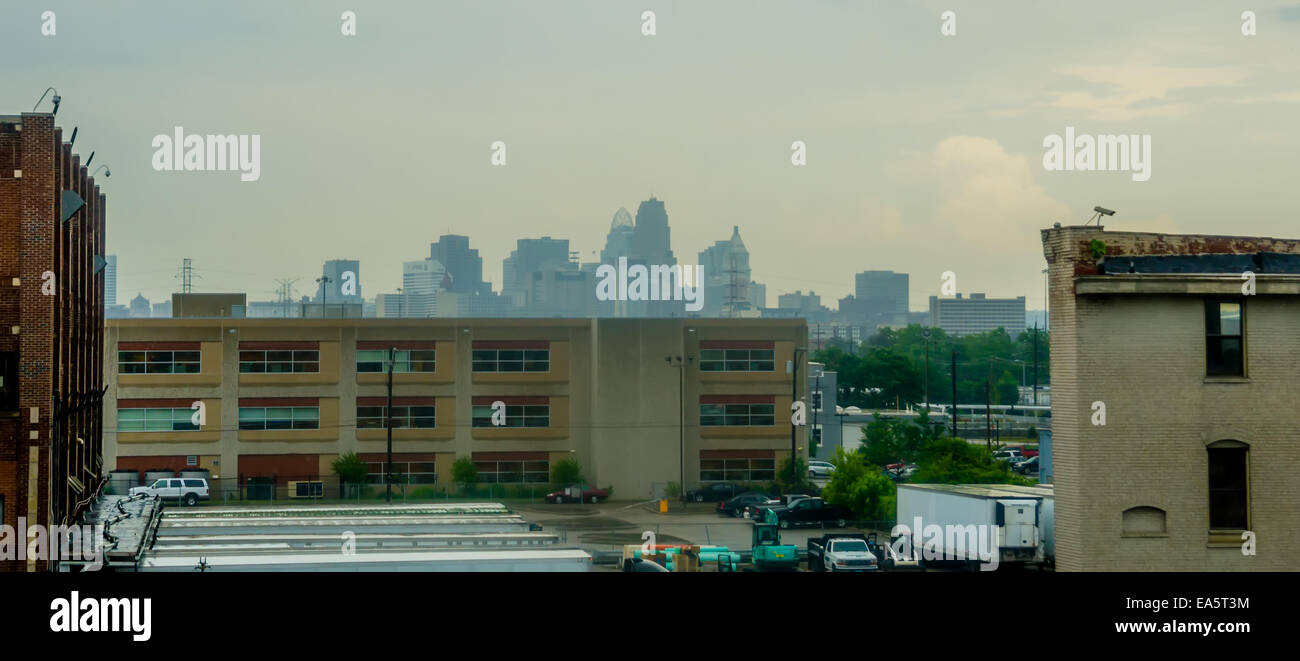 cincinnati skyline on rainy day Stock Photo - Alamy