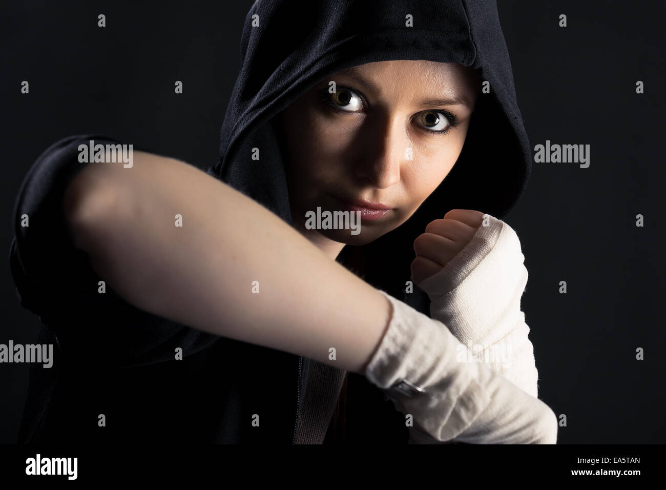 Girl fighting hi-res stock photography and images - Alamy