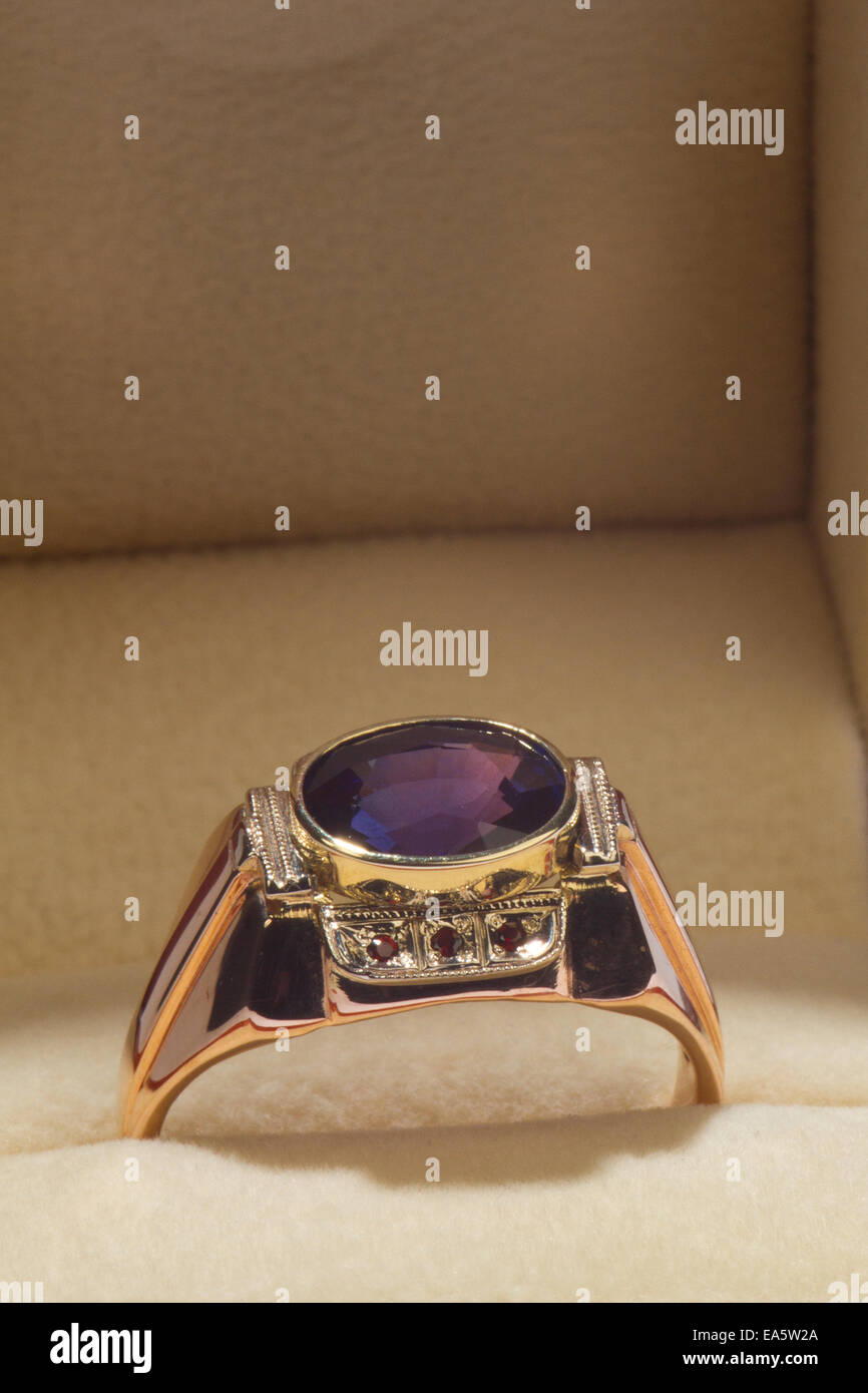 Beautiful metal objects hi-res stock photography and images - Alamy