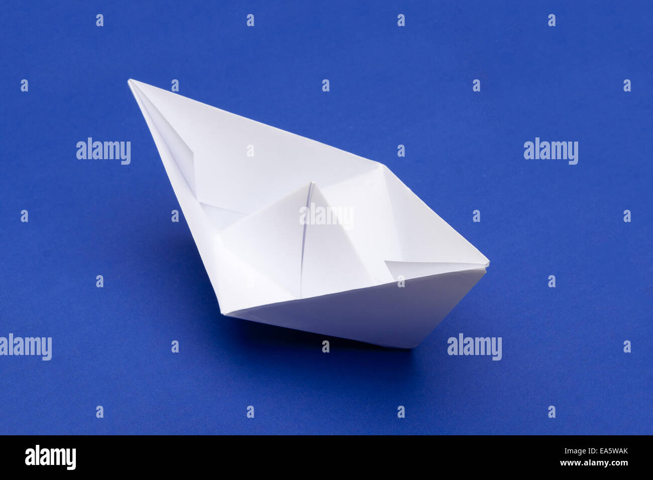 origami paper ship Stock Photo - Alamy