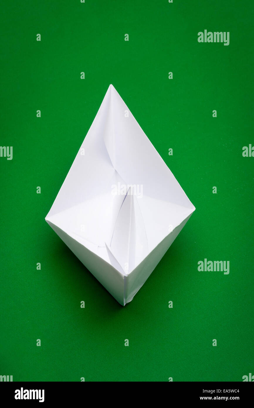 origami paper ship Stock Photo - Alamy