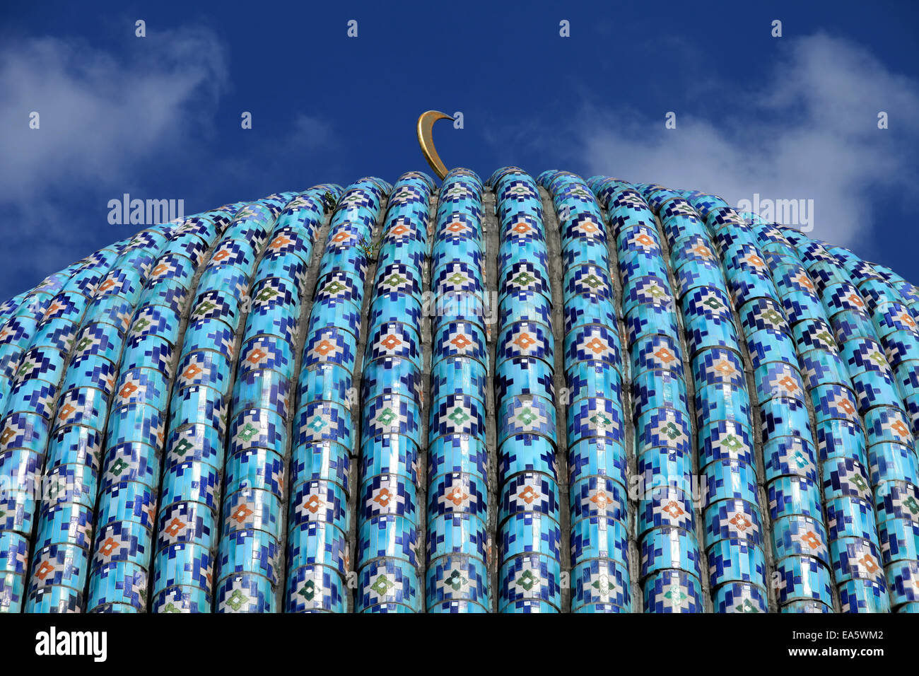 Huge blue dome Arab mosque Stock Photo - Alamy