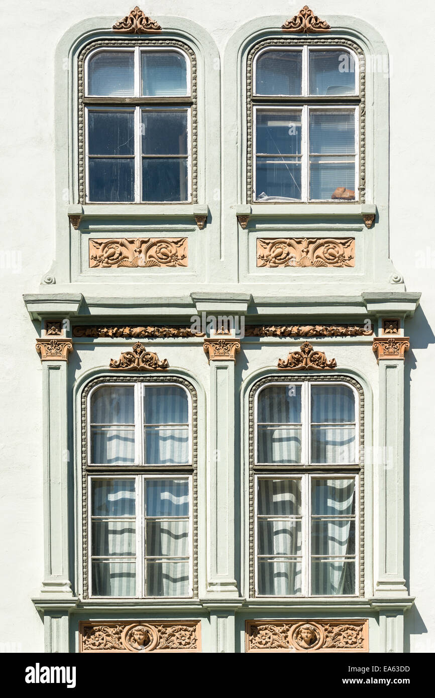 Detail facade windows medieval hi-res stock photography and images - Alamy
