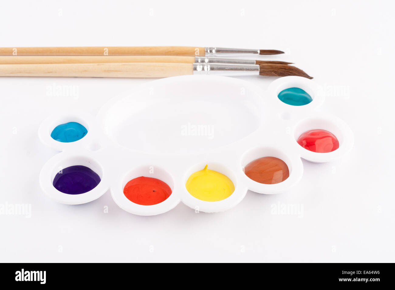 paint brush and color palette Stock Photo - Alamy