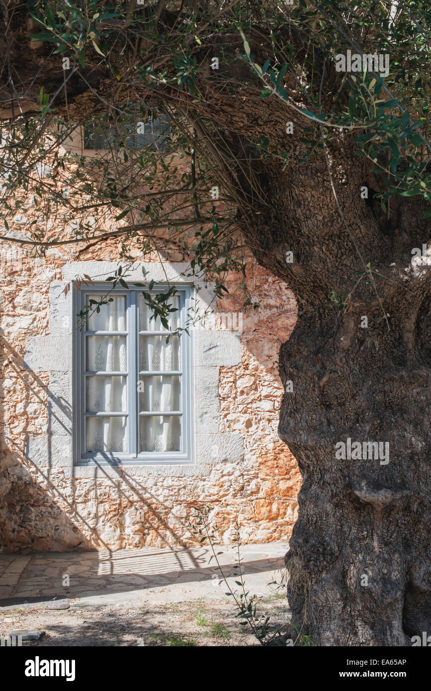 Typical Greek house. Sunny day Stock Photo - Alamy