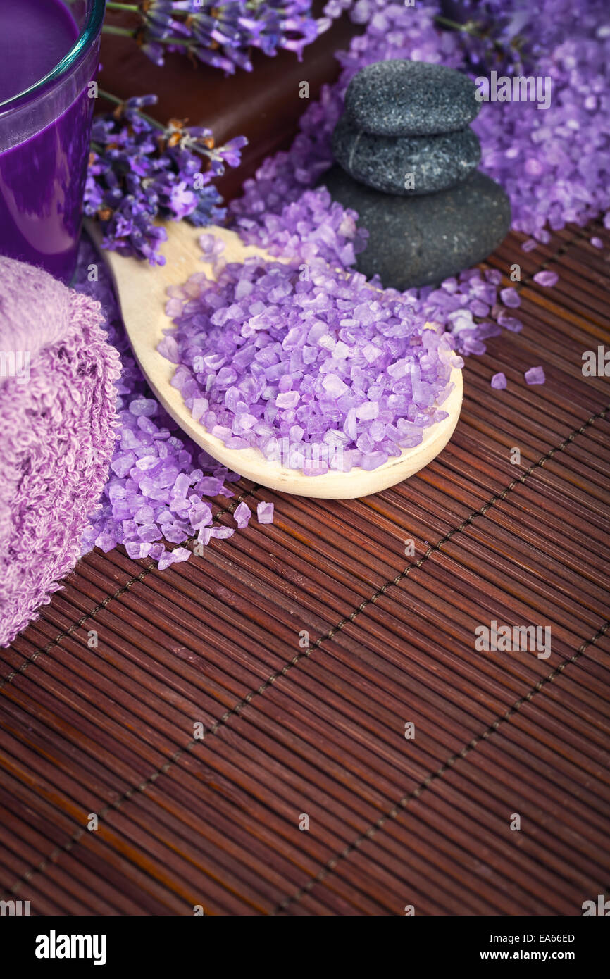 Lavender spa hi-res stock photography and images - Alamy