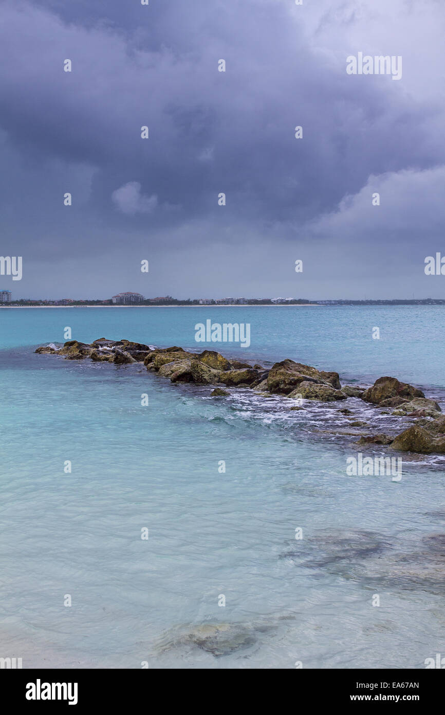 Wave breaker stone hi-res stock photography and images - Alamy