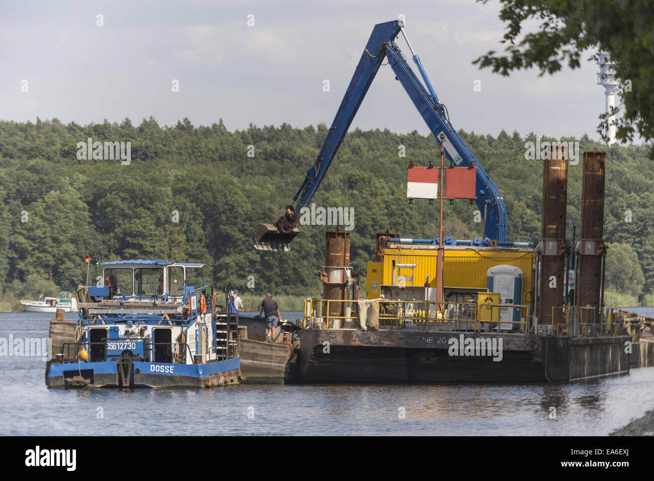 Dredging ship hi-res stock photography and images - Alamy