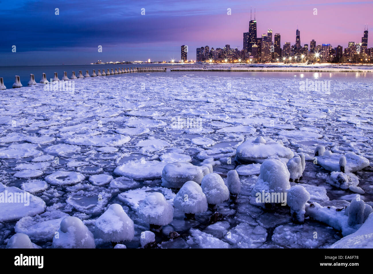 Chicago Skyline Night Stock Photos & Chicago Skyline Night Stock Images ...
