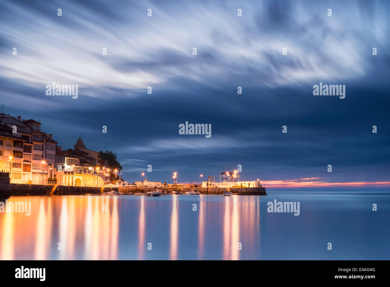 Dawn village hi-res stock photography and images - Alamy