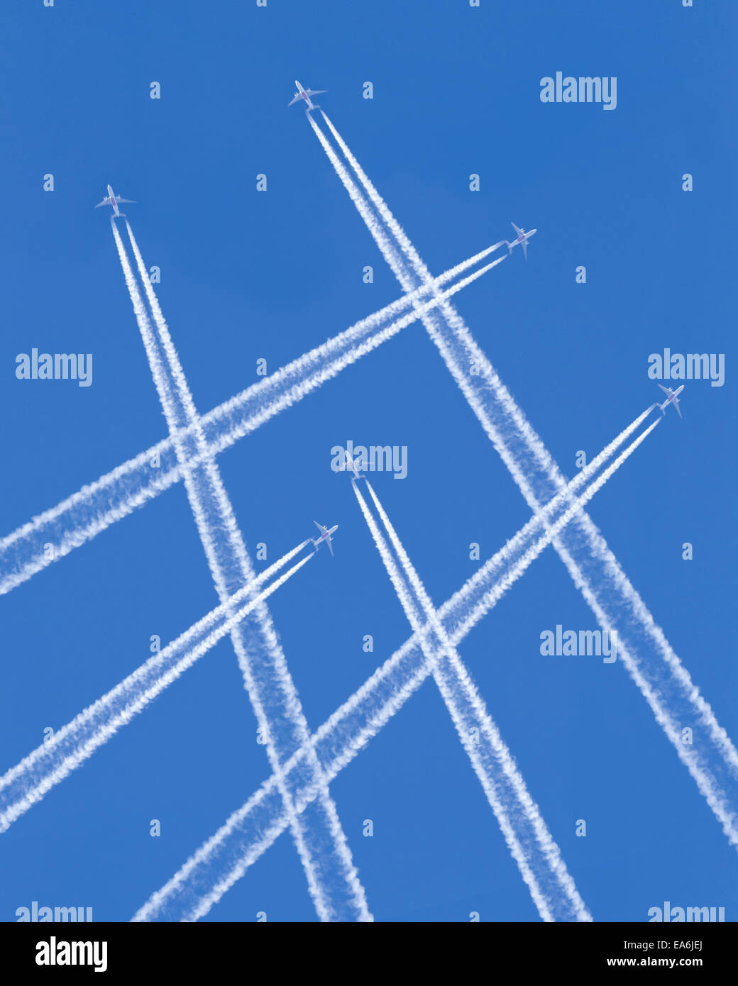 Crowded airspace hi-res stock photography and images - Alamy