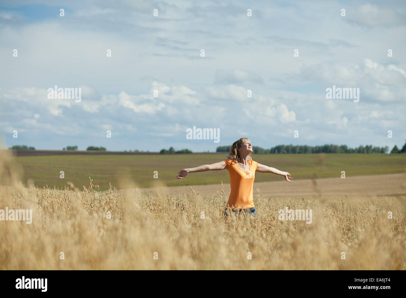 Female runs hi-res stock photography and images - Alamy