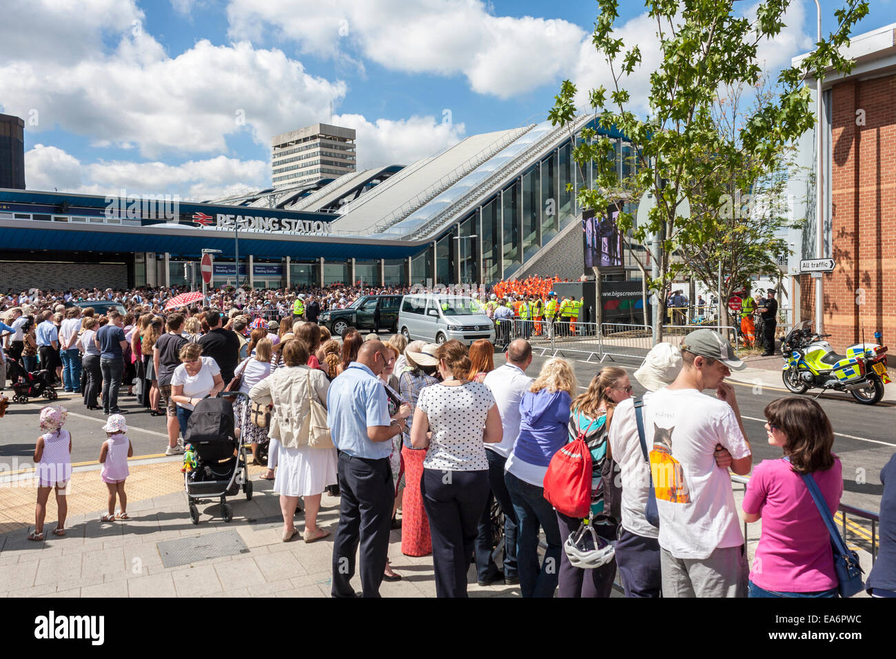 Crowds at the Official Opening of Reading Railway Station by HM the ...