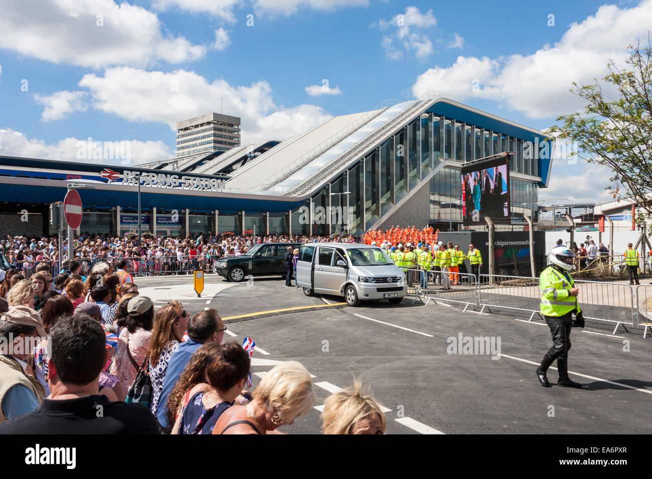 Crowds at the Official Opening of Reading Railway Station by HM the ...
