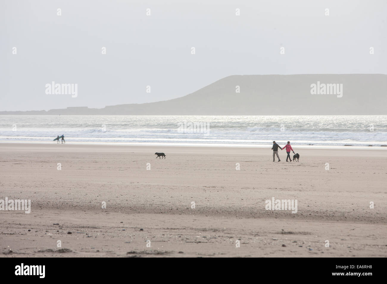Surfer at llangennith, Rhosilli, Rhossili, Rhossilli Bay, Gower ...