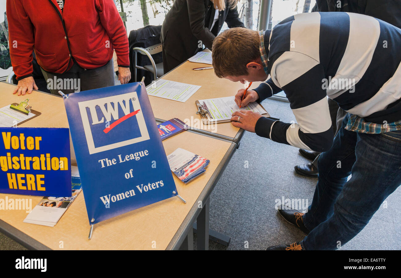 Old voting booth hi-res stock photography and images - Alamy