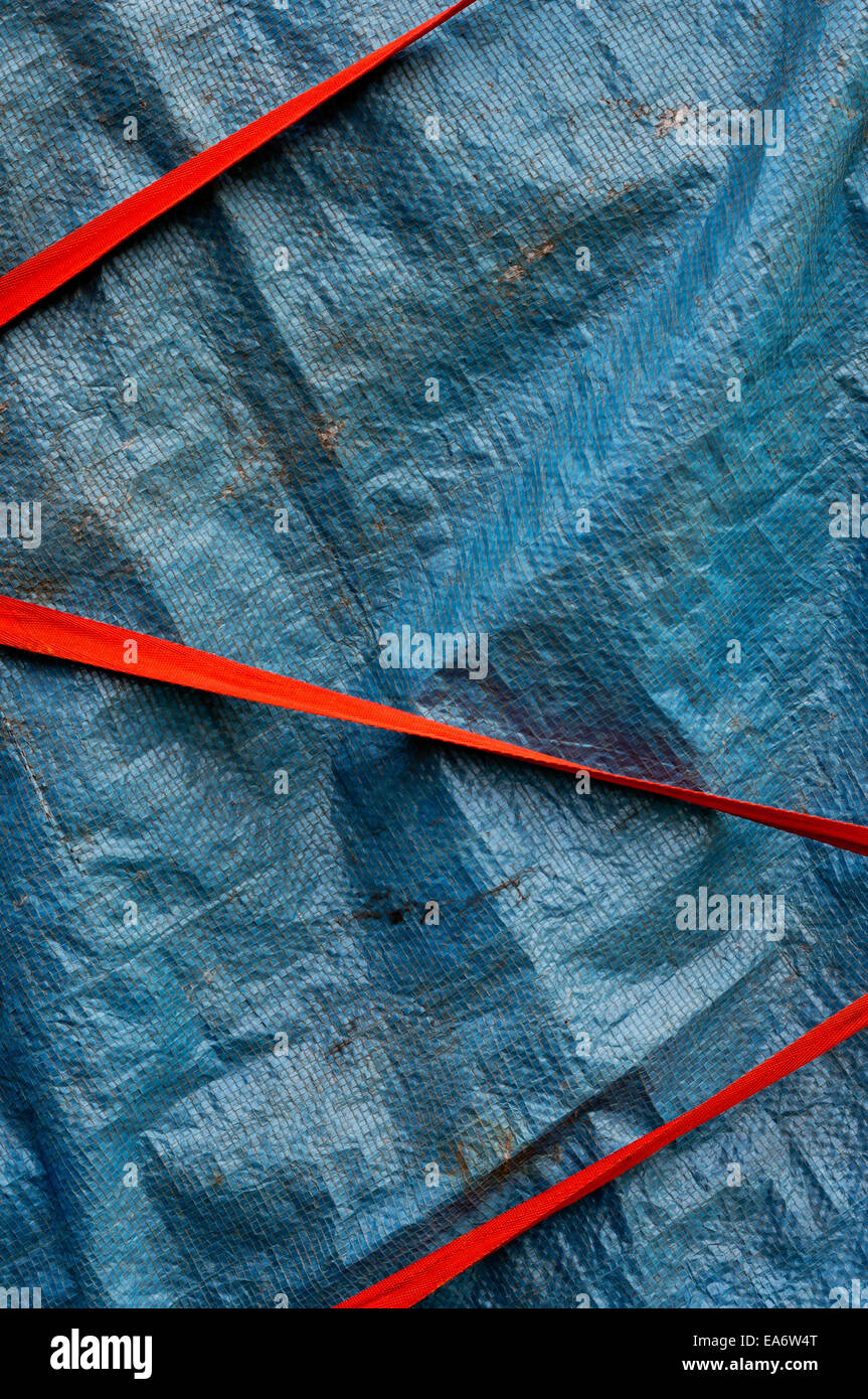 Blue tarpaulin hi-res stock photography and images - Alamy