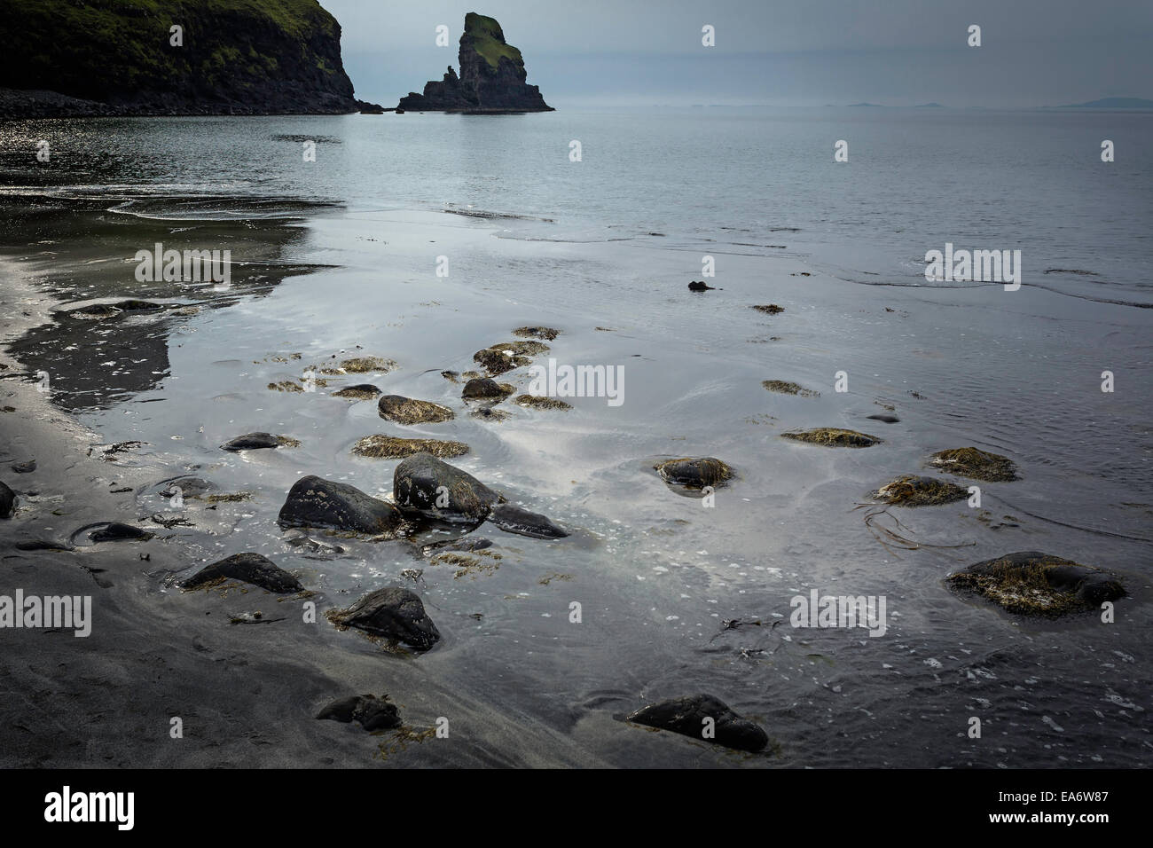 Sea stack at Talisker Bay, Isle of Skye, Inner Hebrides, Scotland Stock ...