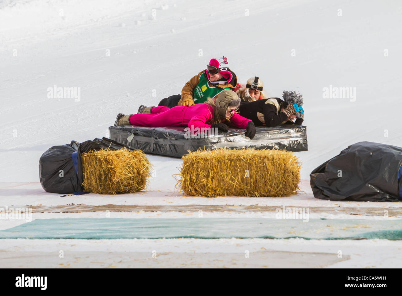 Bed racing hi-res stock photography and images - Alamy
