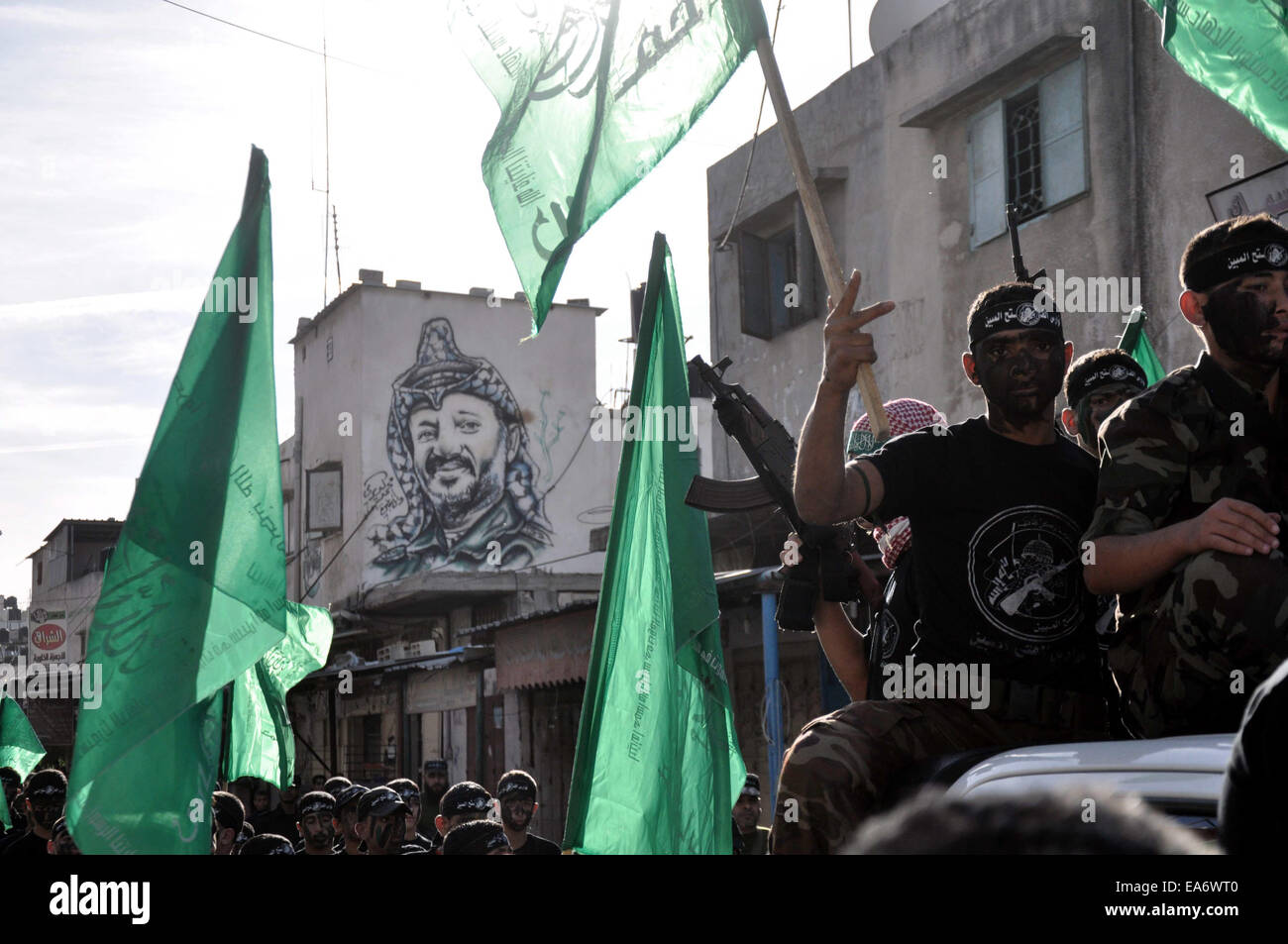 Jabaliya, Gaza Strip, Palestinian Territory. 7th Nov, 2014. Young ...