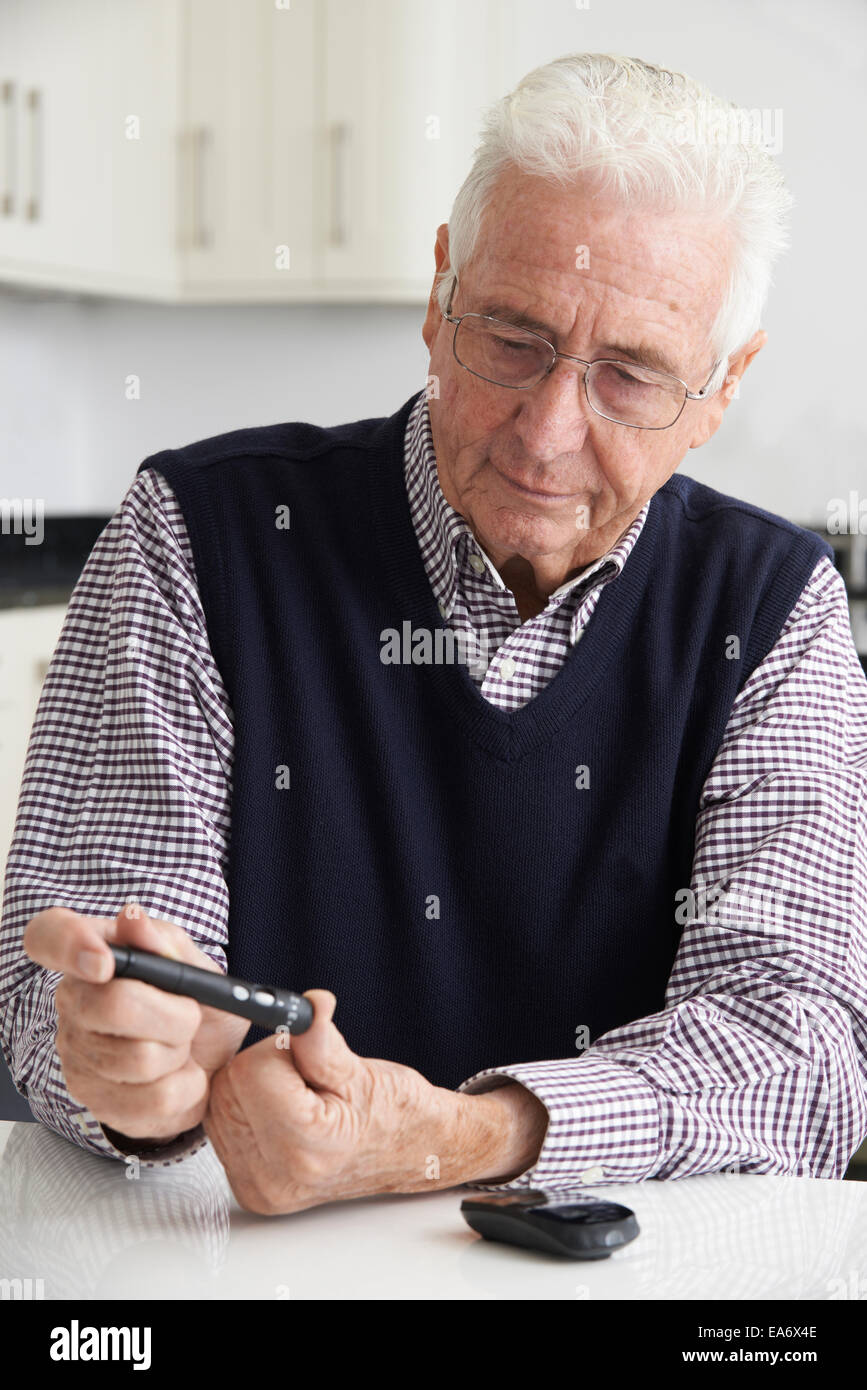 Senior level hi-res stock photography and images - Alamy