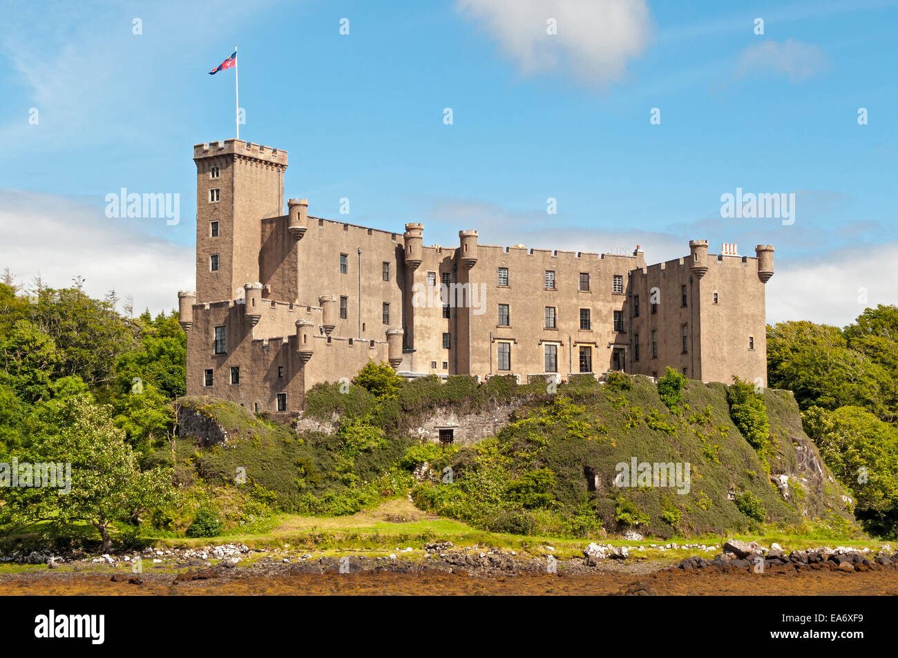 Dunvegan castle hi-res stock photography and images - Alamy