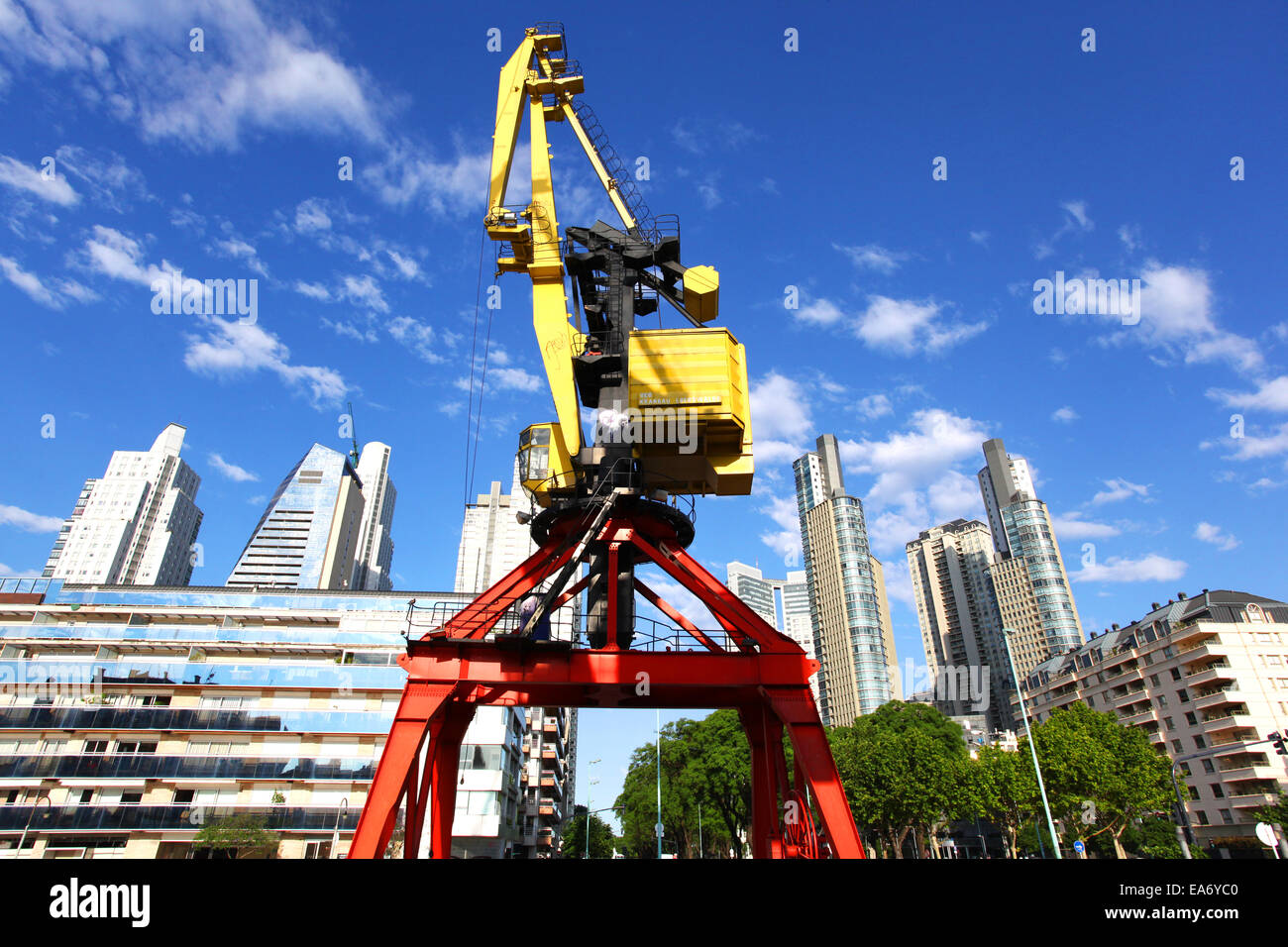 Giant cranes hi-res stock photography and images - Alamy