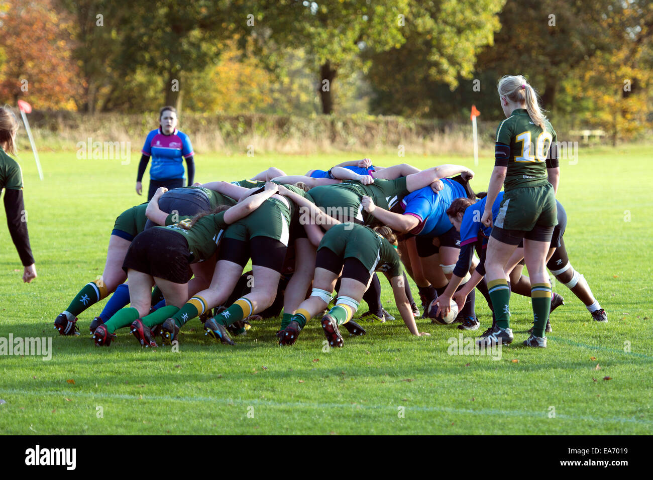 Womens rugby scrum hi-res stock photography and images - Alamy
