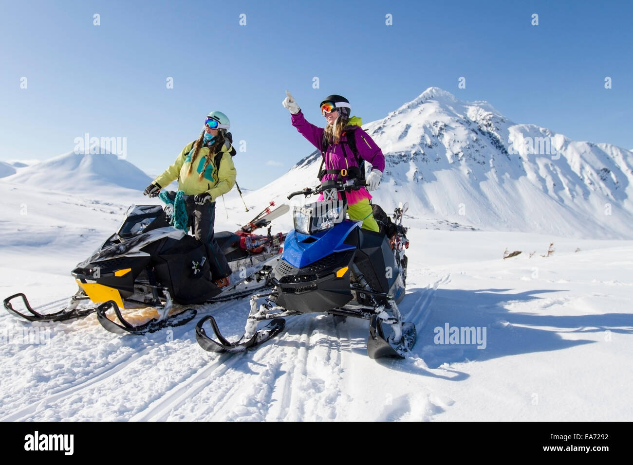 Alaska snow mobile hi-res stock photography and images - Alamy