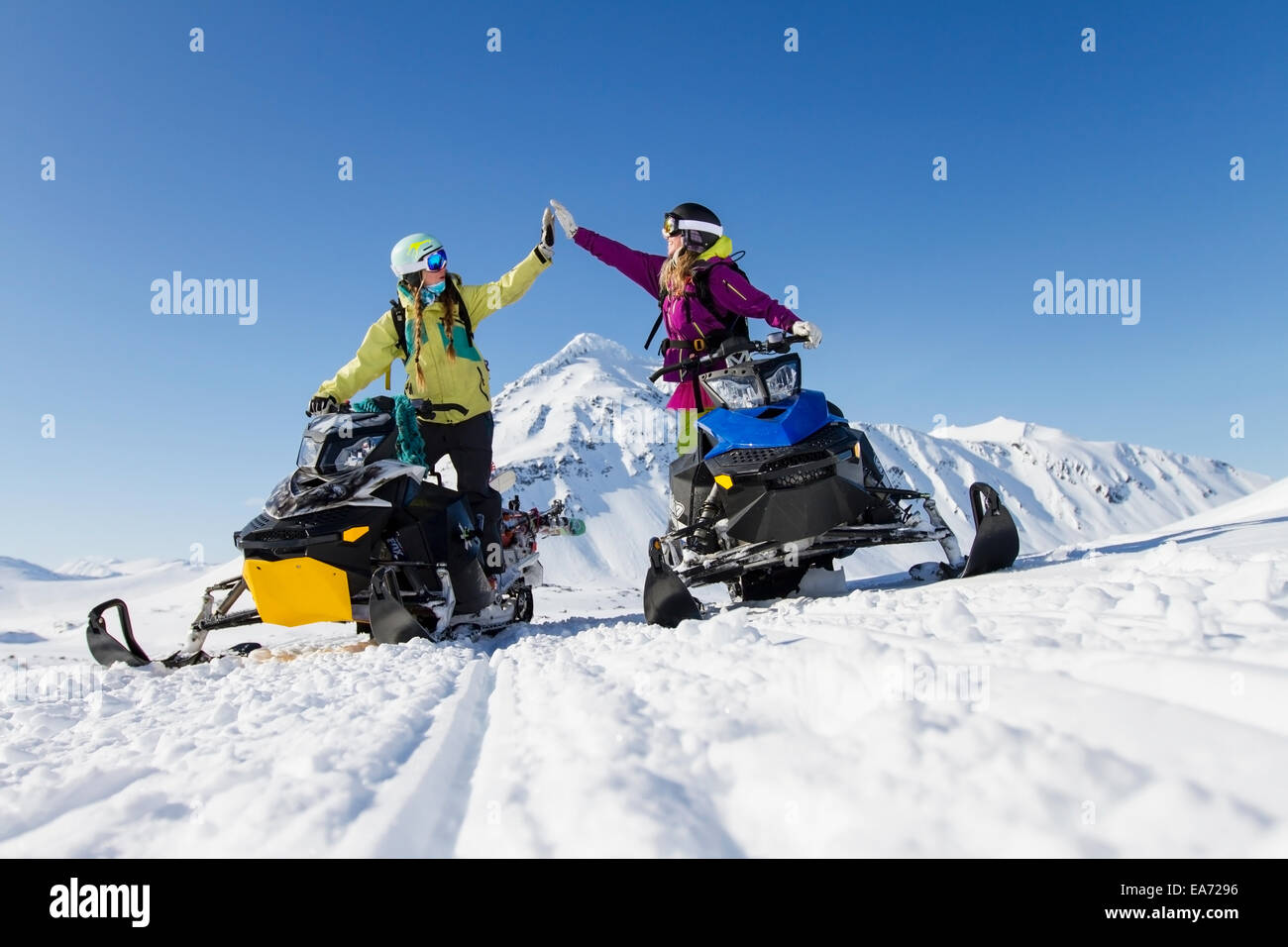 Sport women hi five hi-res stock photography and images - Alamy