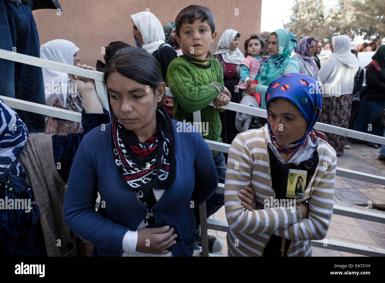 Kurdish women fighters hi-res stock photography and images - Alamy