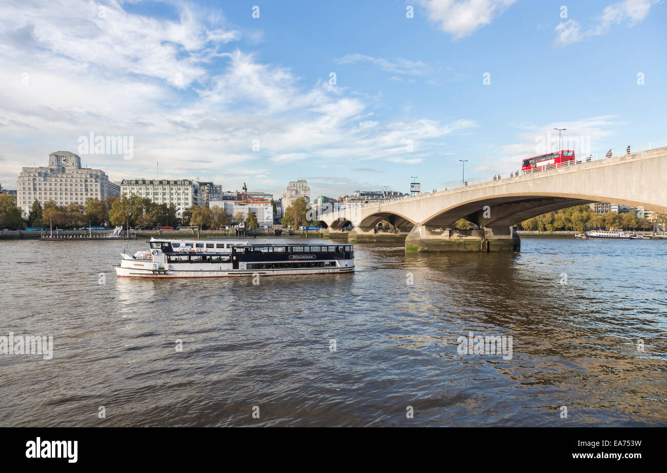 London riverboat hi-res stock photography and images - Alamy