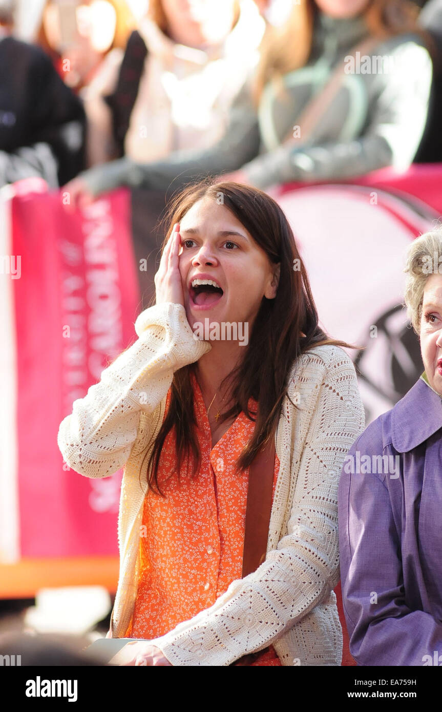 Sutton Foster and the cast of Violet perform on Today show Best of ...