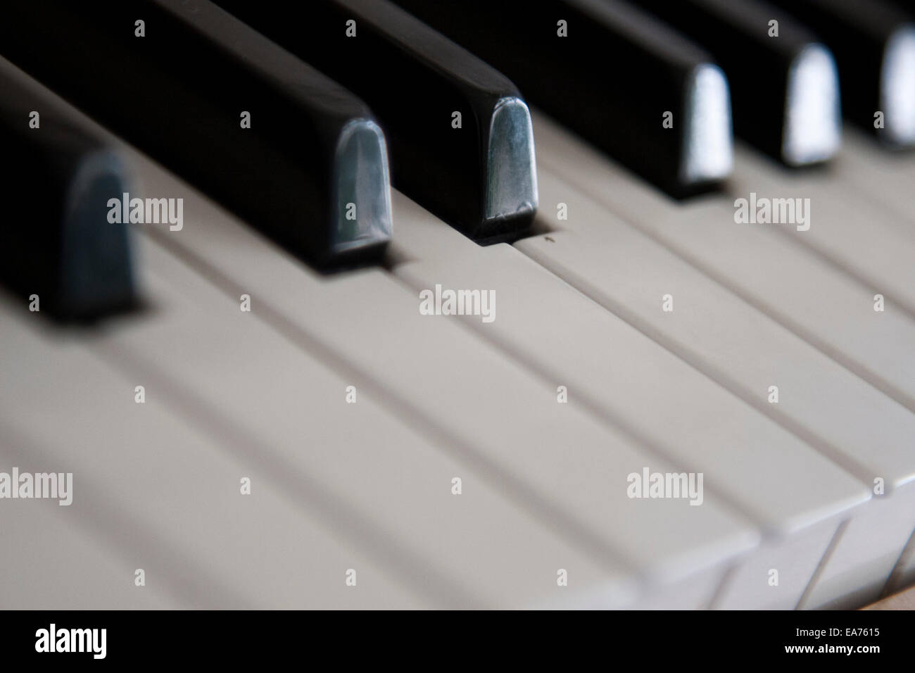 Black and white piano keys Stock Photo - Alamy