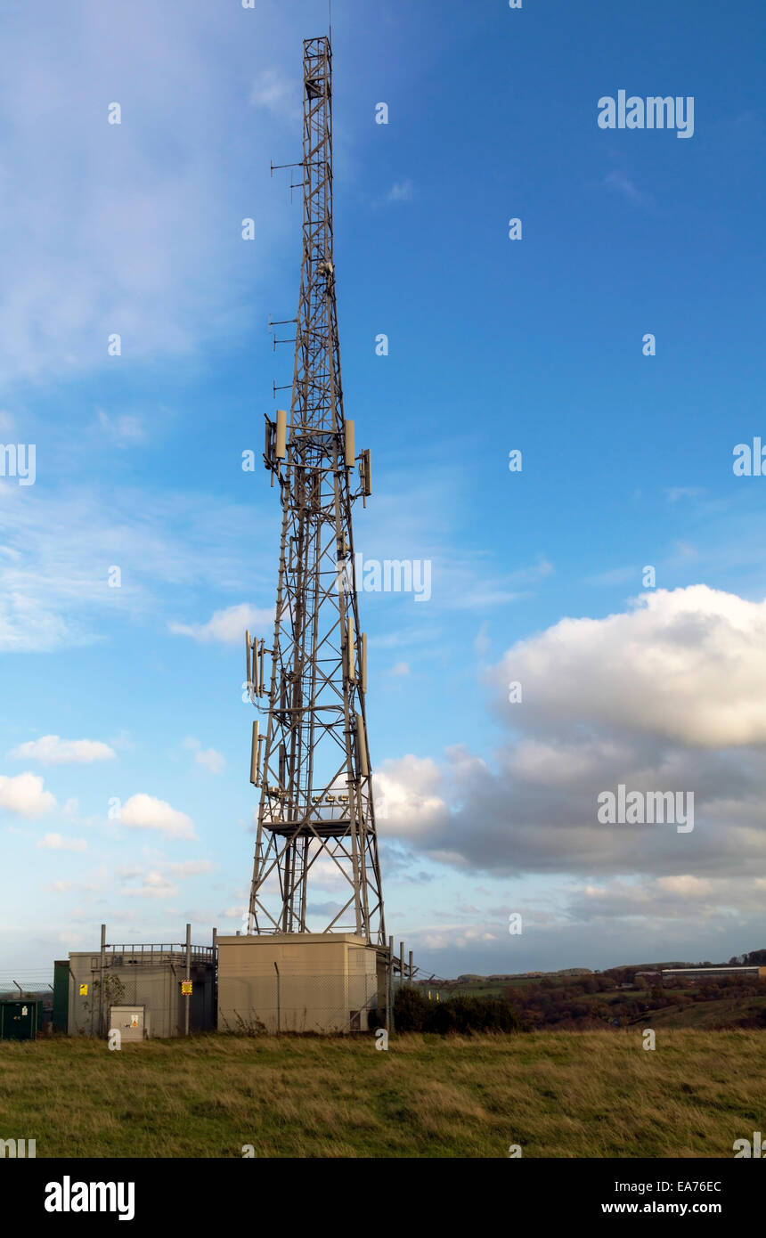 Telecoms mast uk hi-res stock photography and images - Alamy