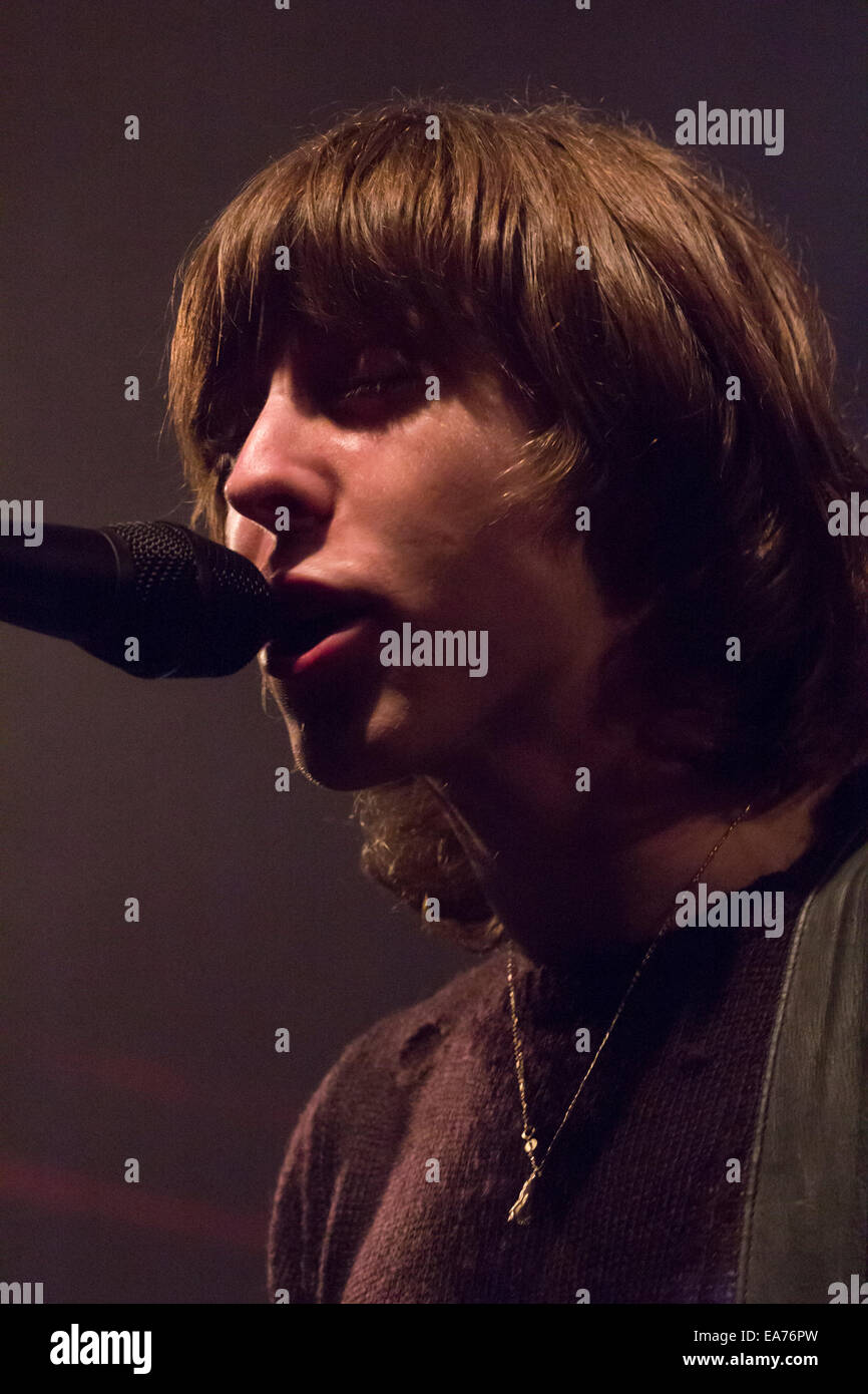 Lead singer catfish hi-res stock photography and images - Alamy