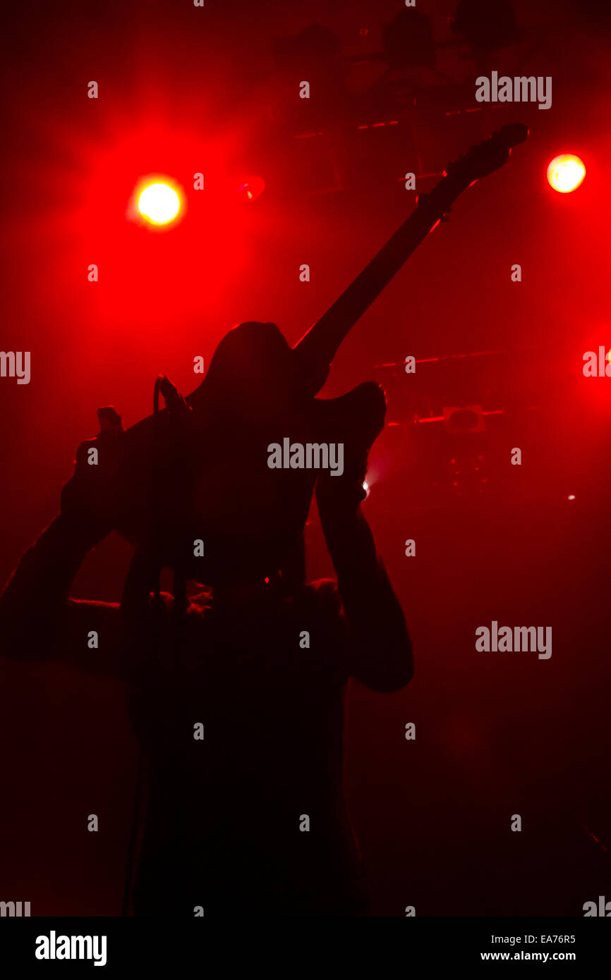 UK, 7th Nov, 2014. Lead Singer Van McCann, Catfish and the Bottlemen ...