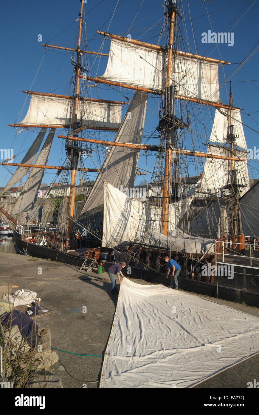 Ships sails hi-res stock photography and images - Alamy