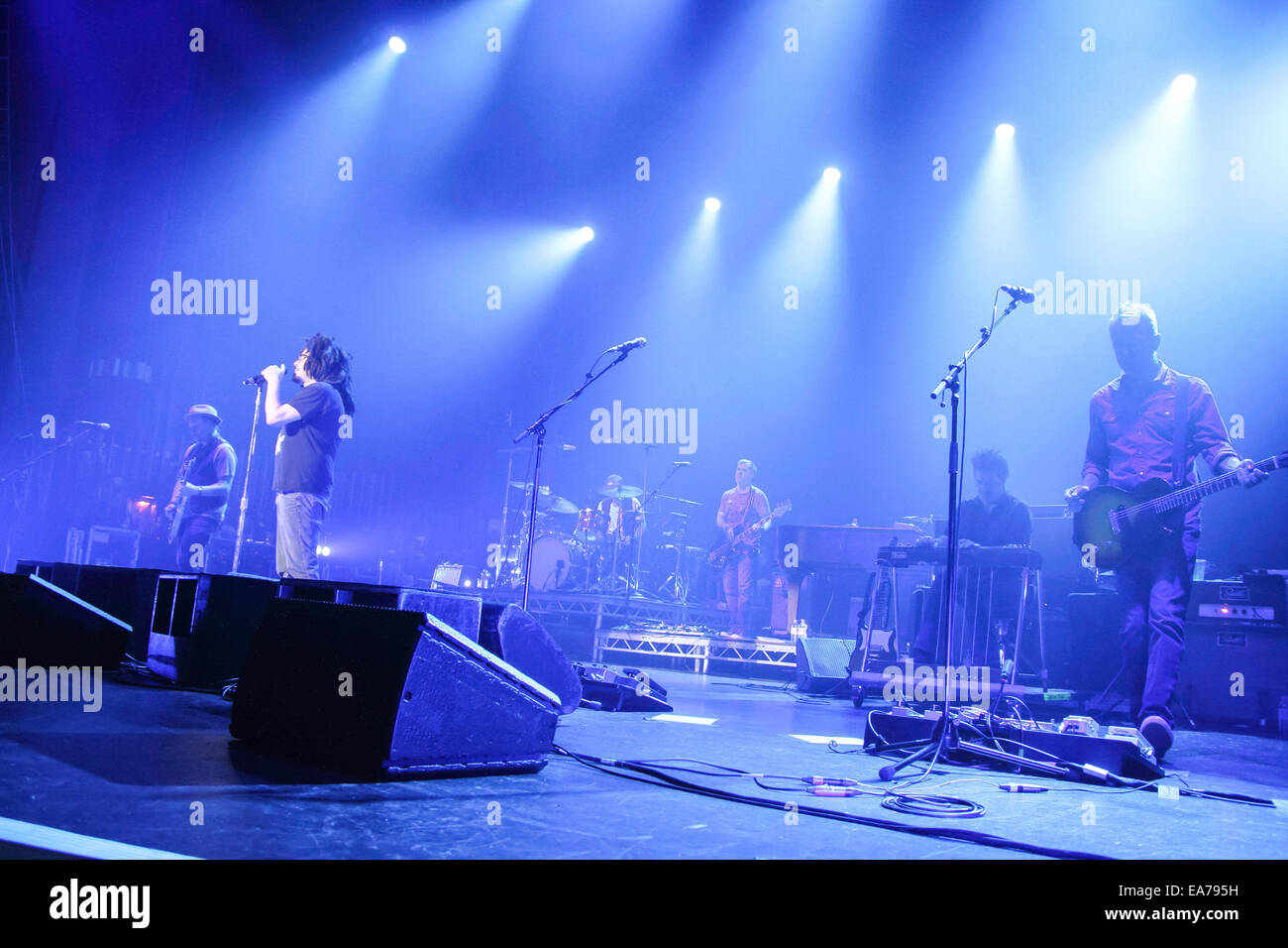 Counting crows hi-res stock photography and images - Alamy