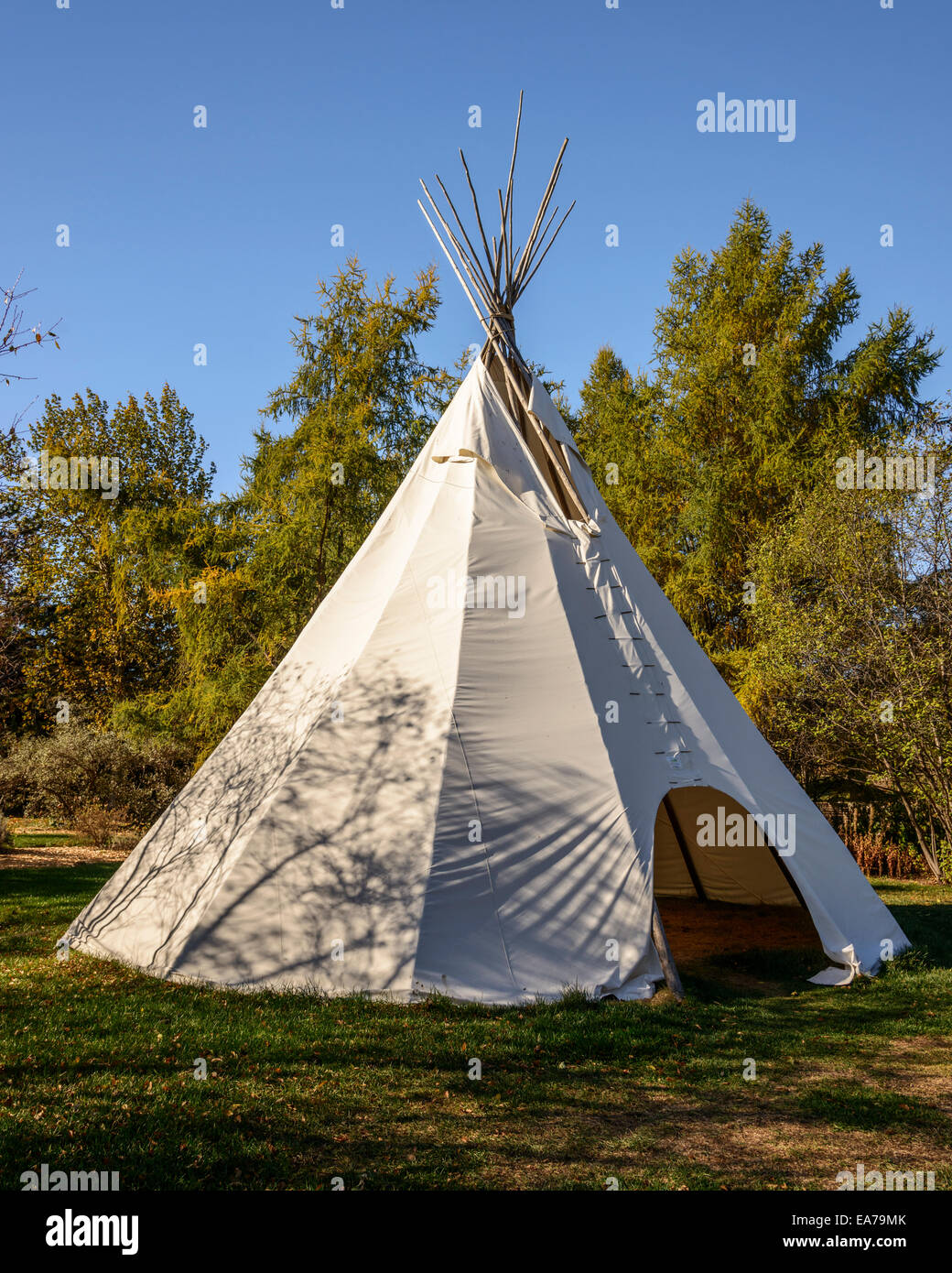 Teepee white hi-res stock photography and images - Alamy