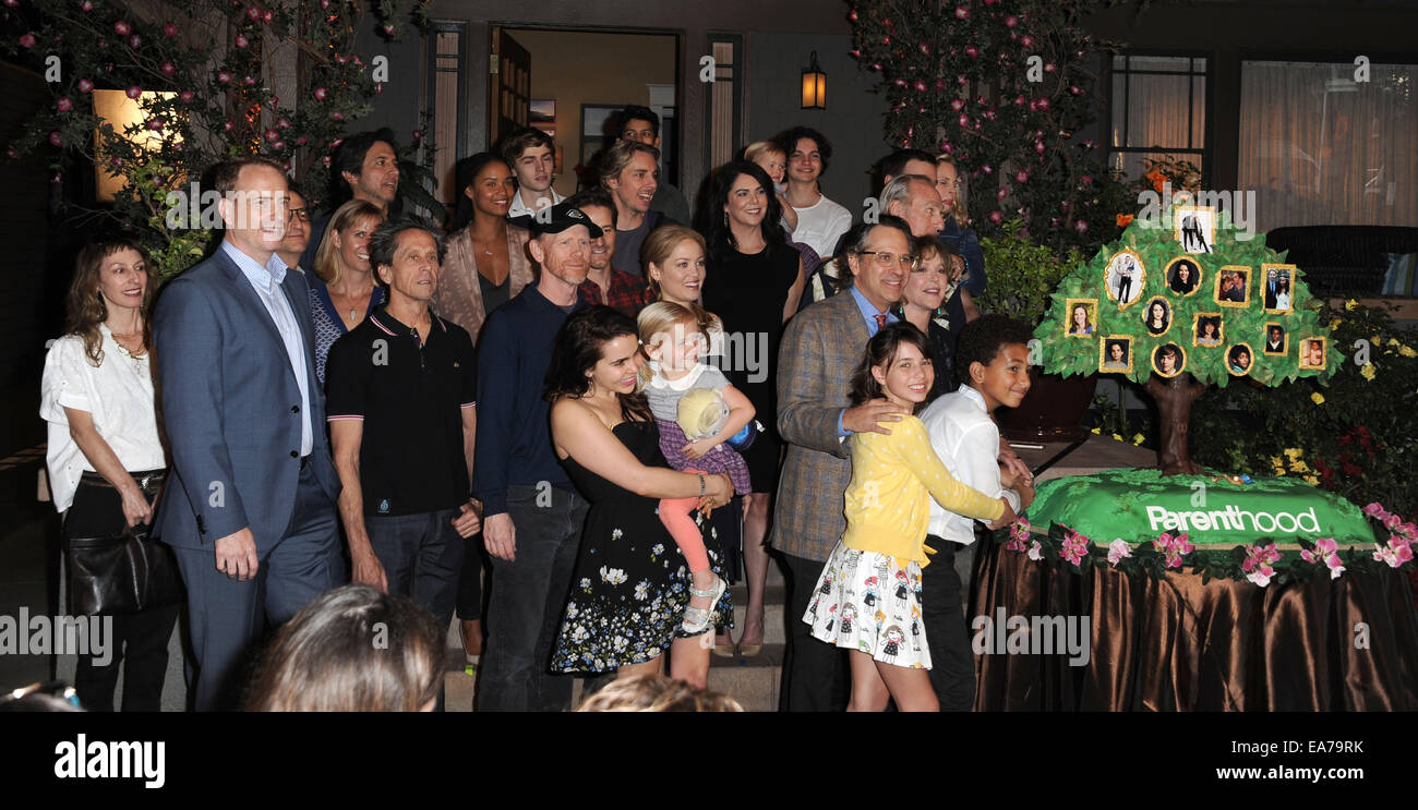 Parenthood cast hi-res stock photography and images - Alamy