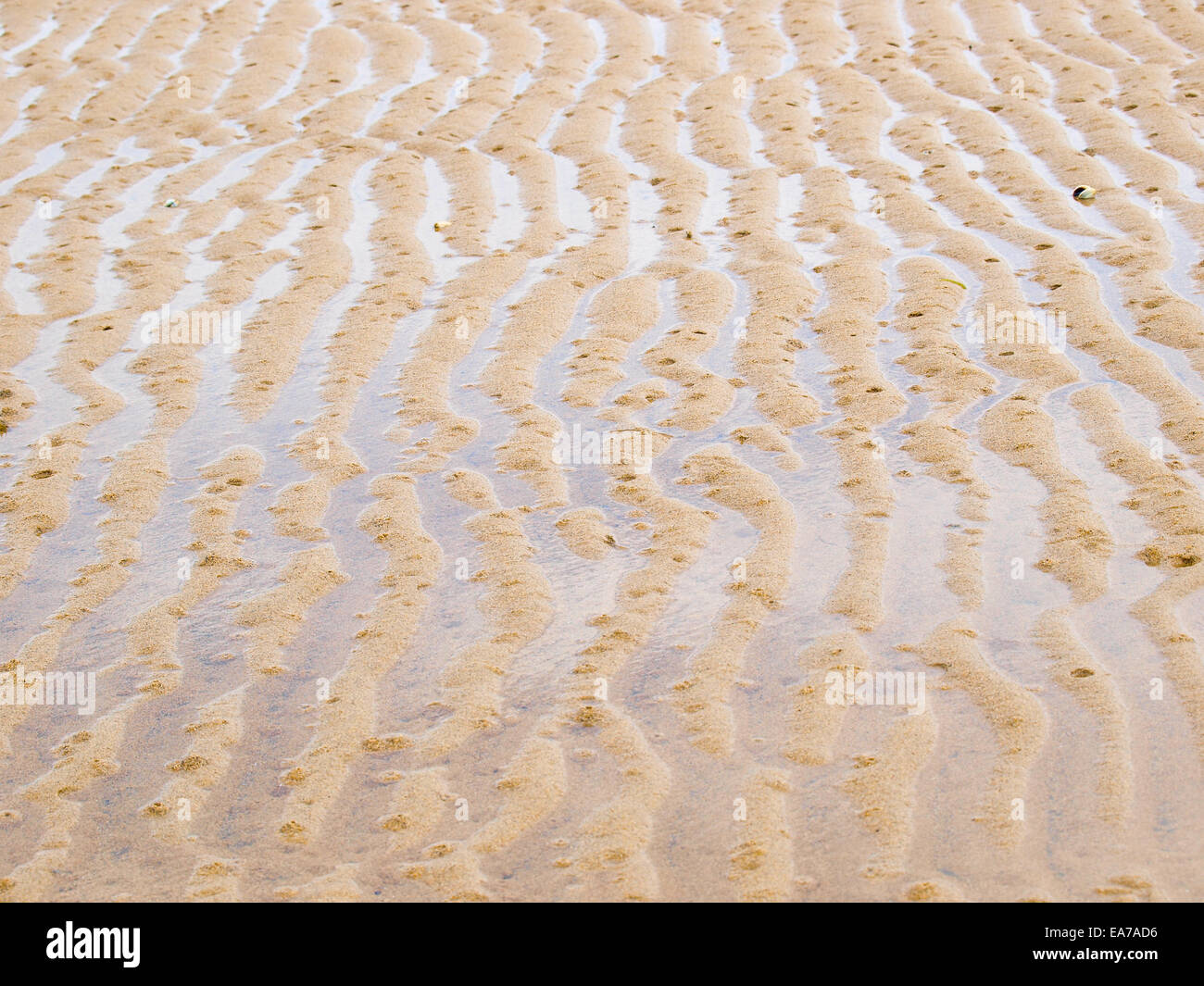 Wave markings hi-res stock photography and images - Alamy