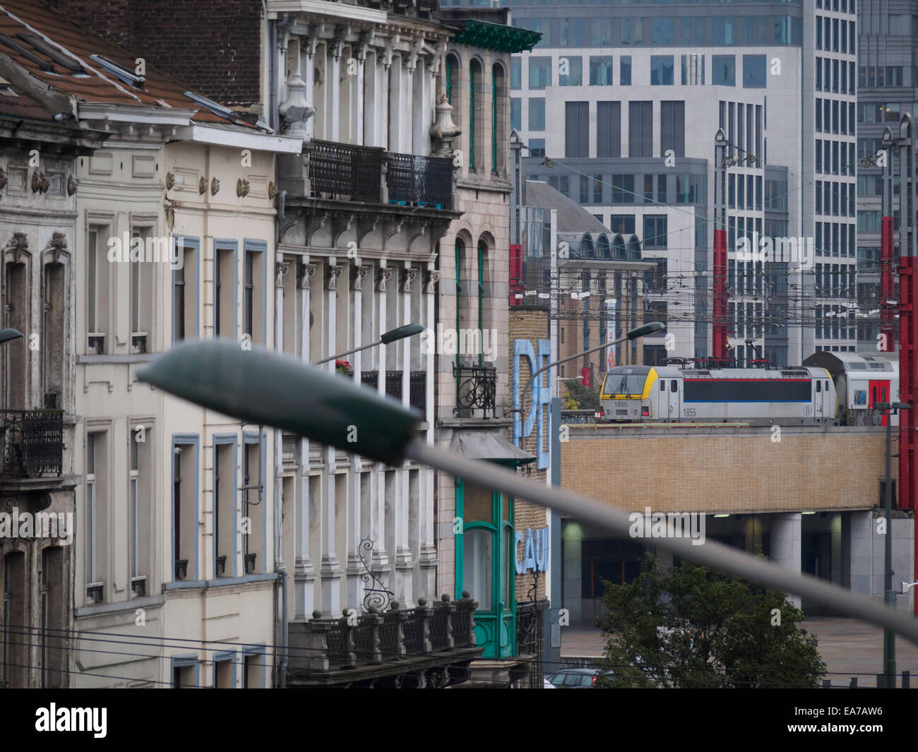 Railroad overpass hi-res stock photography and images - Alamy