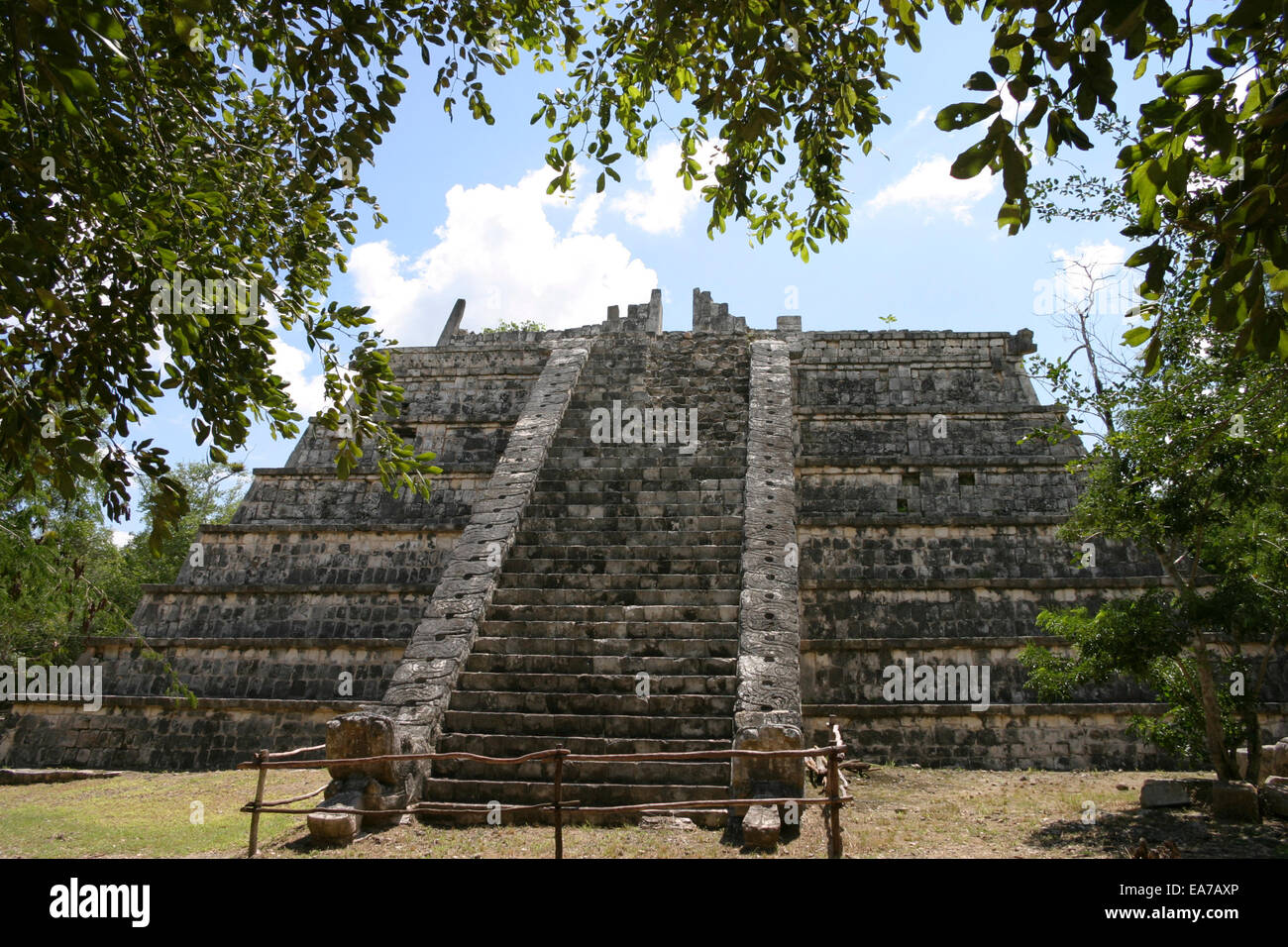 Pyramid at the Chichen Itza ruins in the Mayan Riviera, Yucatan ...