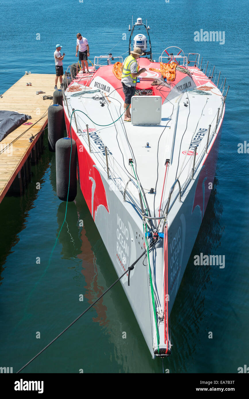 Dongfeng race team working on hi-res stock photography and images - Alamy