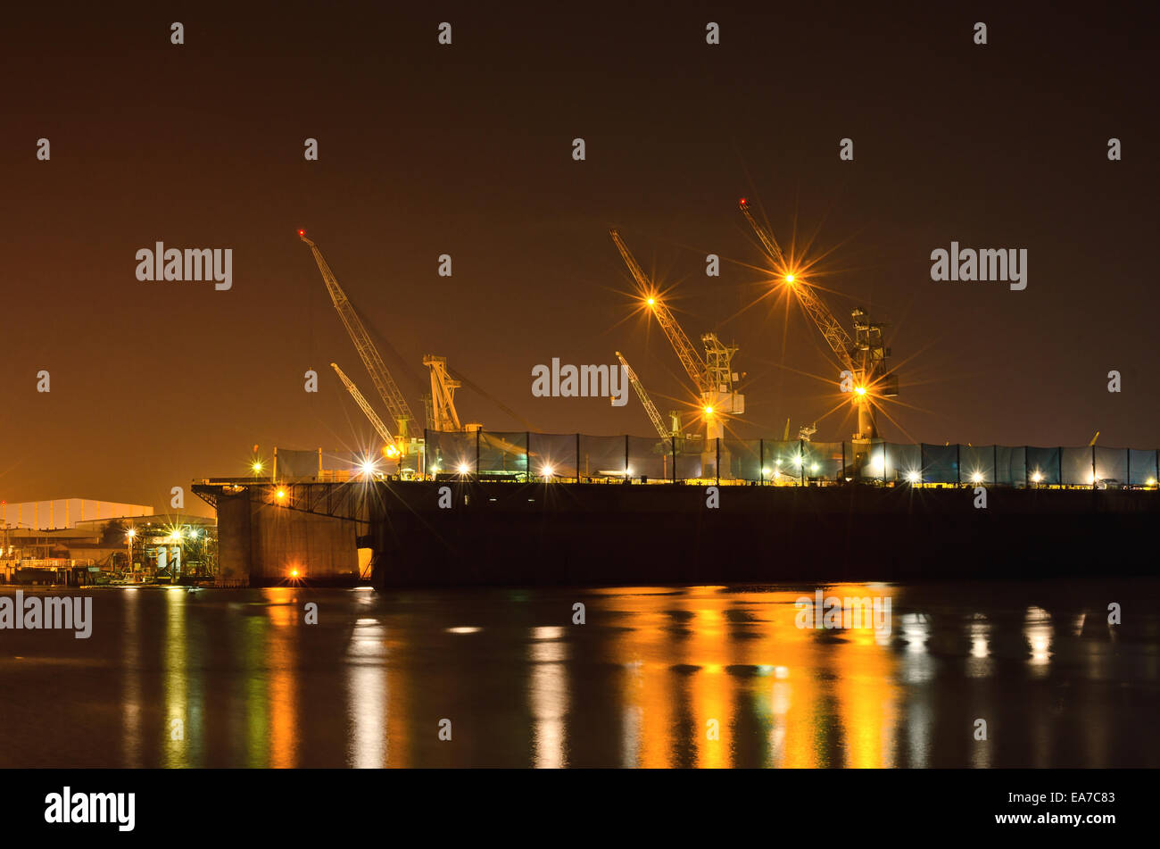 Shipyard shipbuilding crane ship hi-res stock photography and images ...