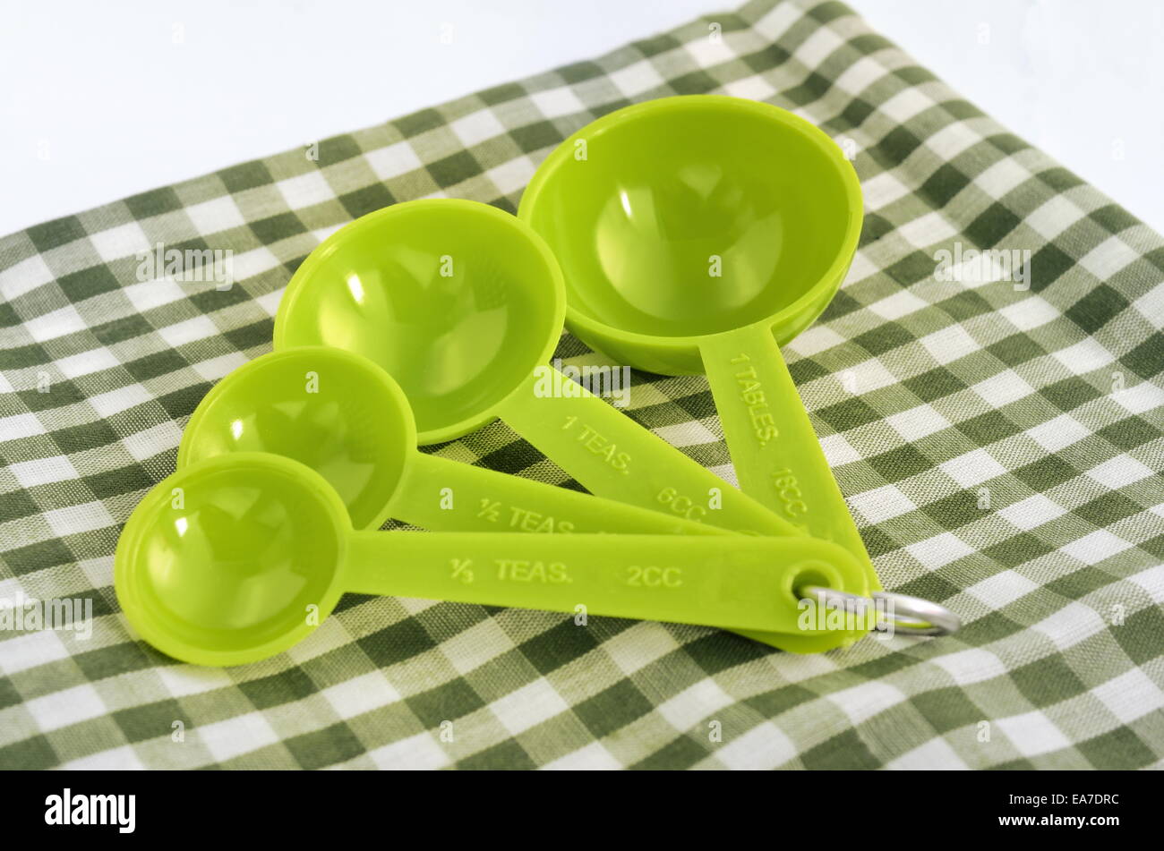 Quarter cup measuring hi-res stock photography and images - Alamy