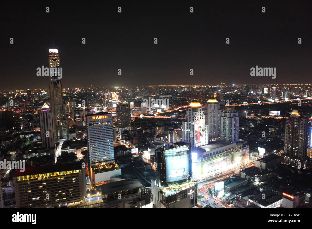 Bangkok skyline night hi-res stock photography and images - Alamy