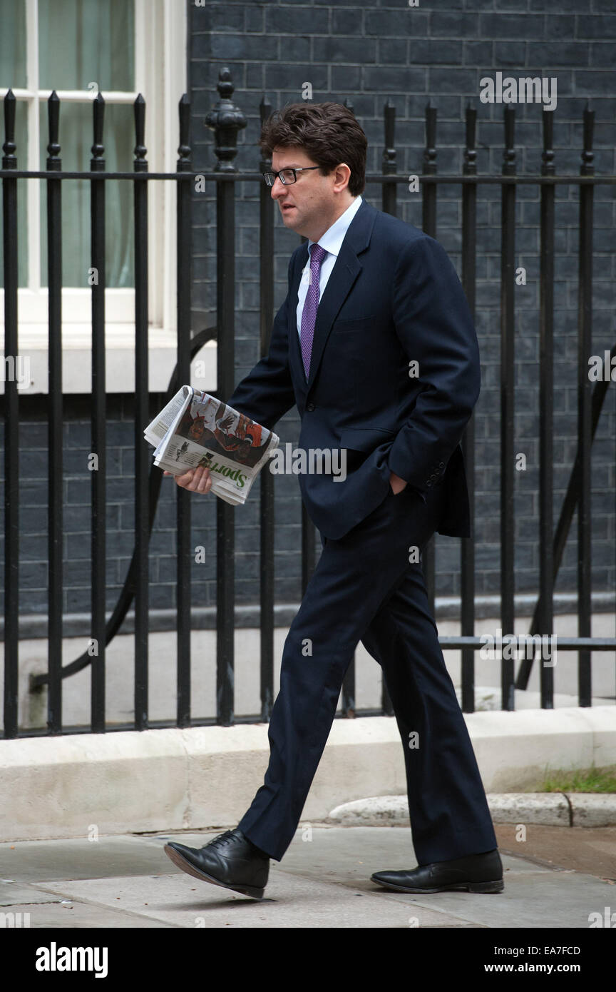 Politicians arriving for a Cabinet meeting at 10 Downing Street ...