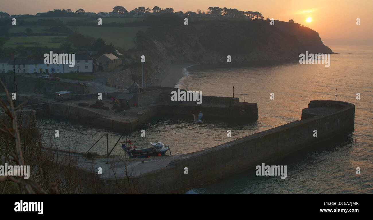 Cornwall charlestown harbour vessel hi-res stock photography and images ...
